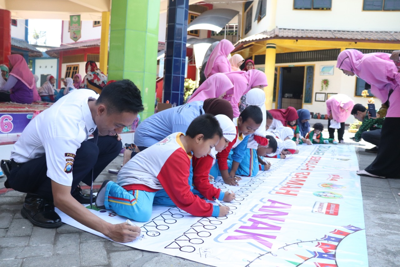 KB-TK Al Muslim Deklarasikan Sekolah Ramah Anak - majalahnurani.com