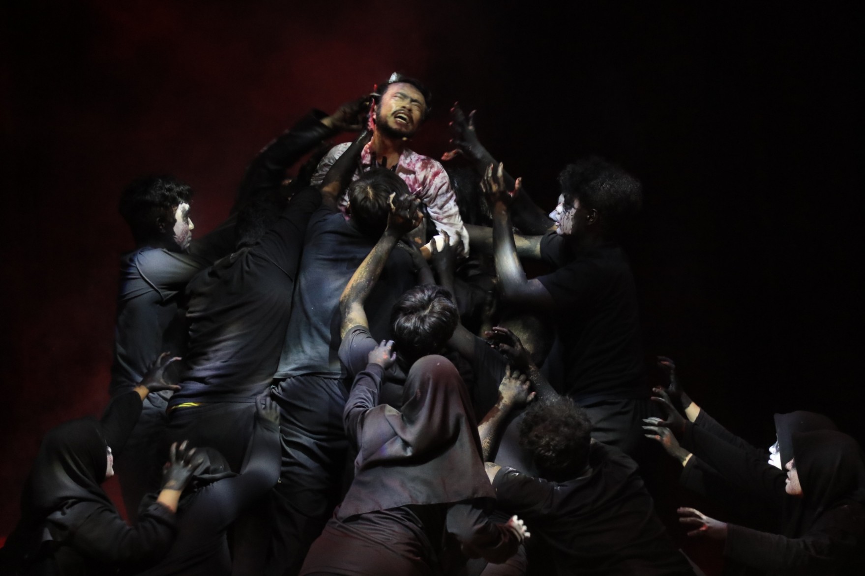 Pentas Arena Teater Alif “Pesugihan” Sukses Bikin Penonton Merinding ...